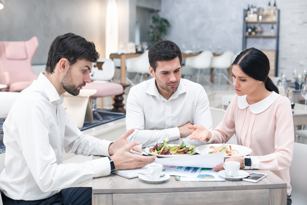 Six Ways to Make the Most of Dinner with a Research Analyst | ICR